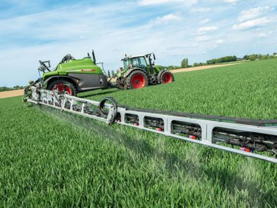 Types Of Tractor Operated Sprayers (With Benefits & Applications)